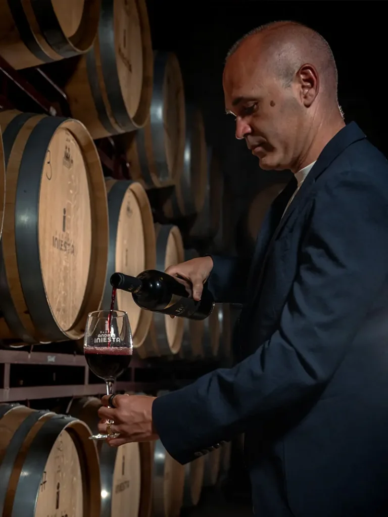 Bodega Andrés Iniesta · Vinos Exclusivos del Futbolista Español